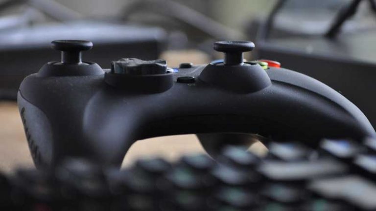 How to Pair Xbox One Controller to Windows 10 PC - Gamer Tweak