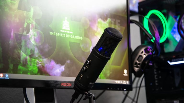 Can Twitch Streamers See Who Is Watching? (Answered)